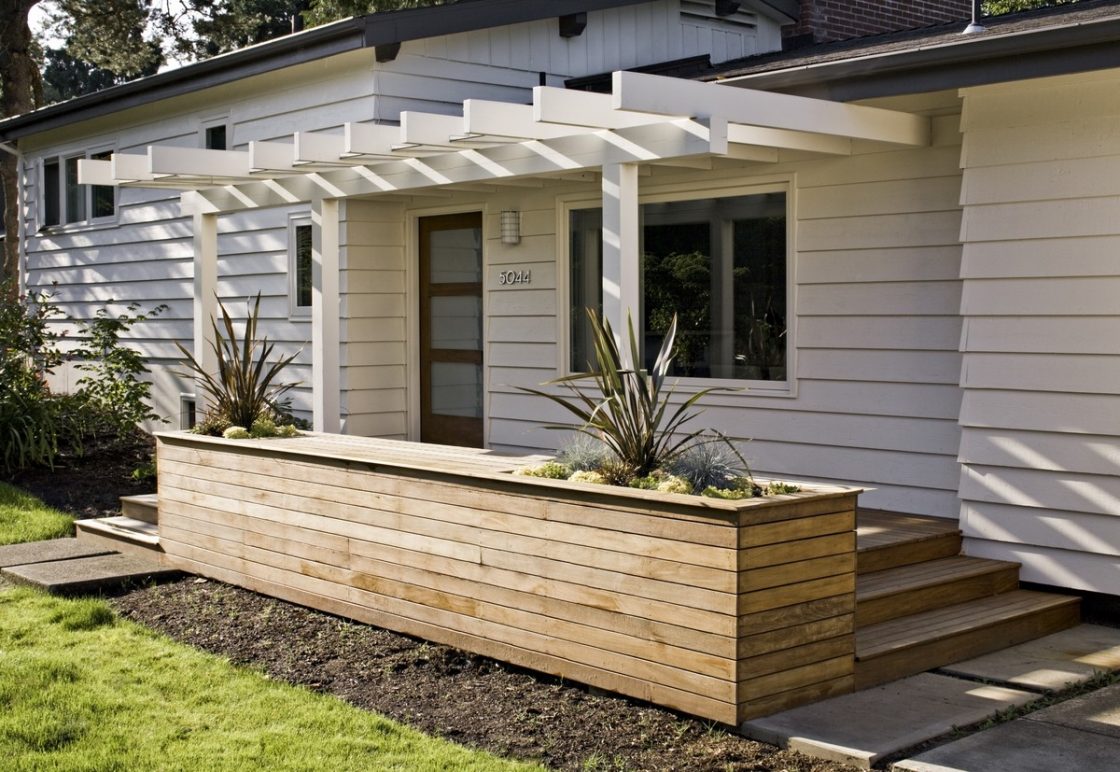 Celebrate Spring with this DIY Mod Raised Planter