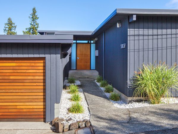 This Custom Midcentury Kitchen Design Was Made to Entertain