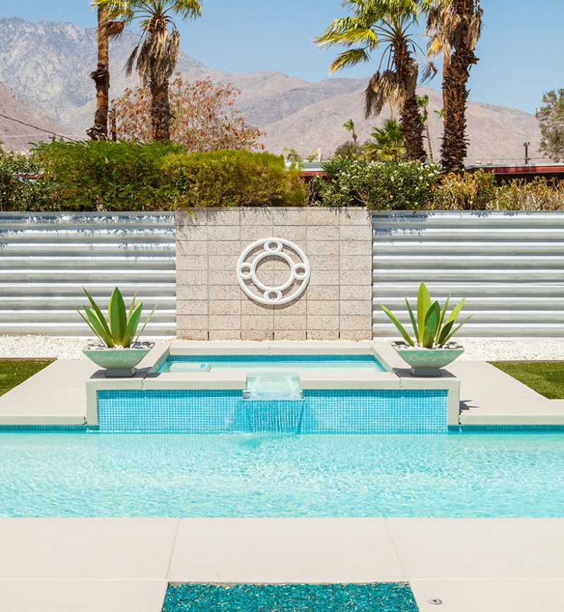 5 Ways to Turn Your Midcentury Modern Pool Into a Summer Paradise