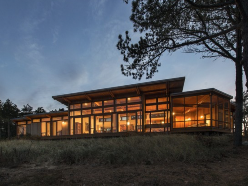 This DIY Architectural Feature Brings New Life to the Curb