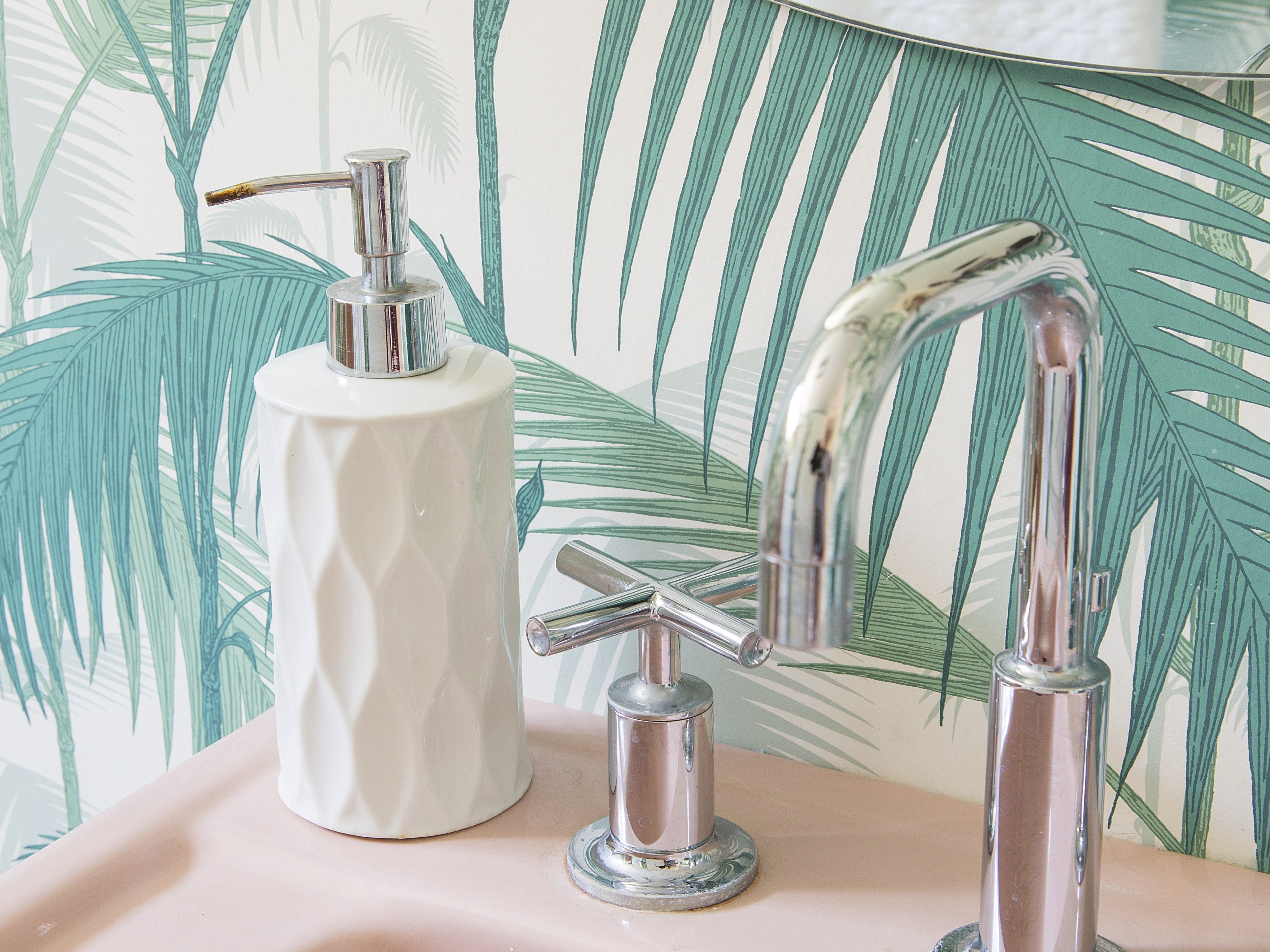 A Road Trip in Time: Pacific Northwest MCM Gas Stations - Atomic Ranch