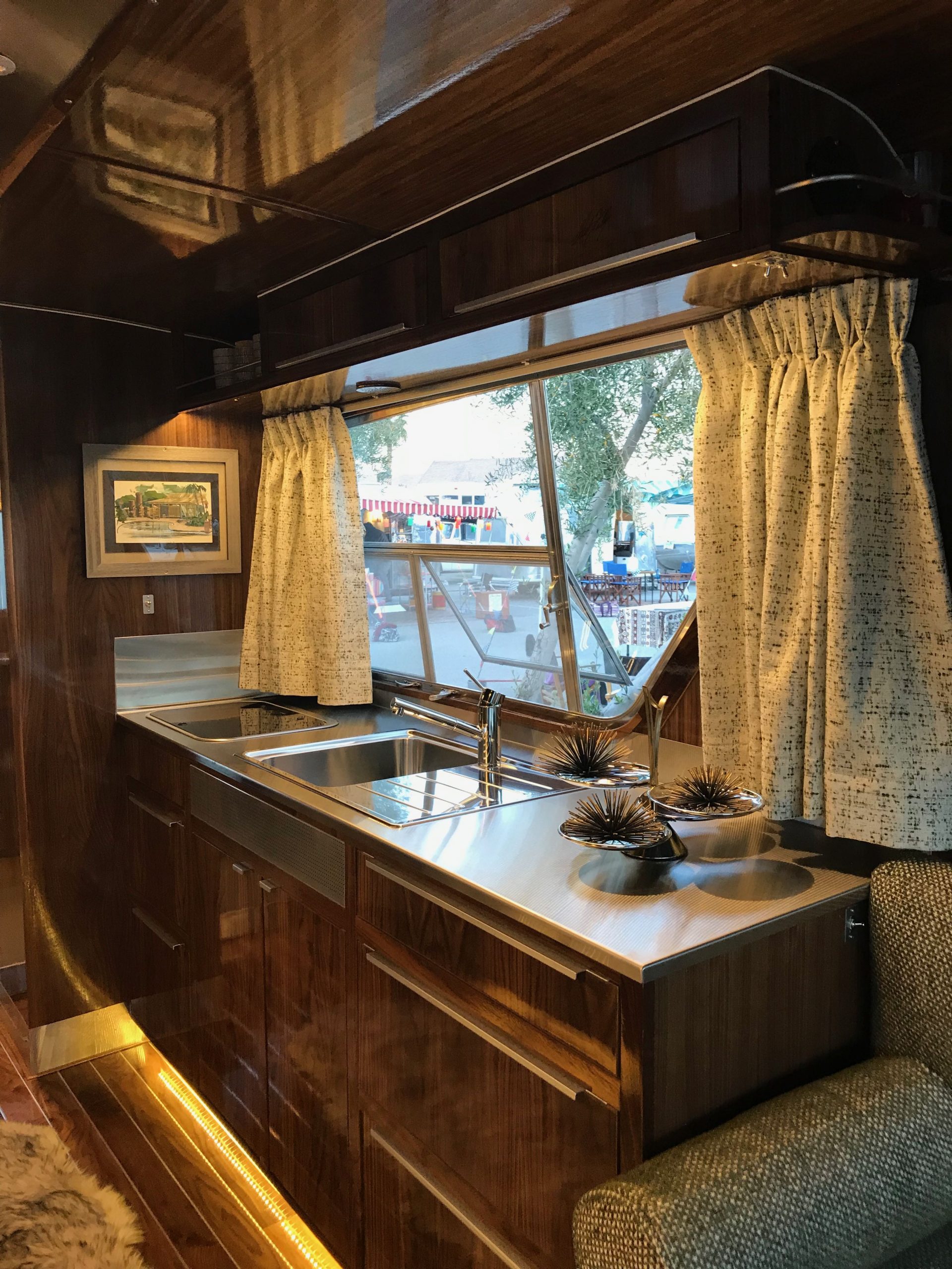 Vintage Trailer Dreams Do Come True! - Atomic Ranch