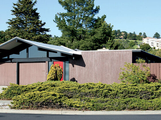 9 Mid Century Modern Fireplaces