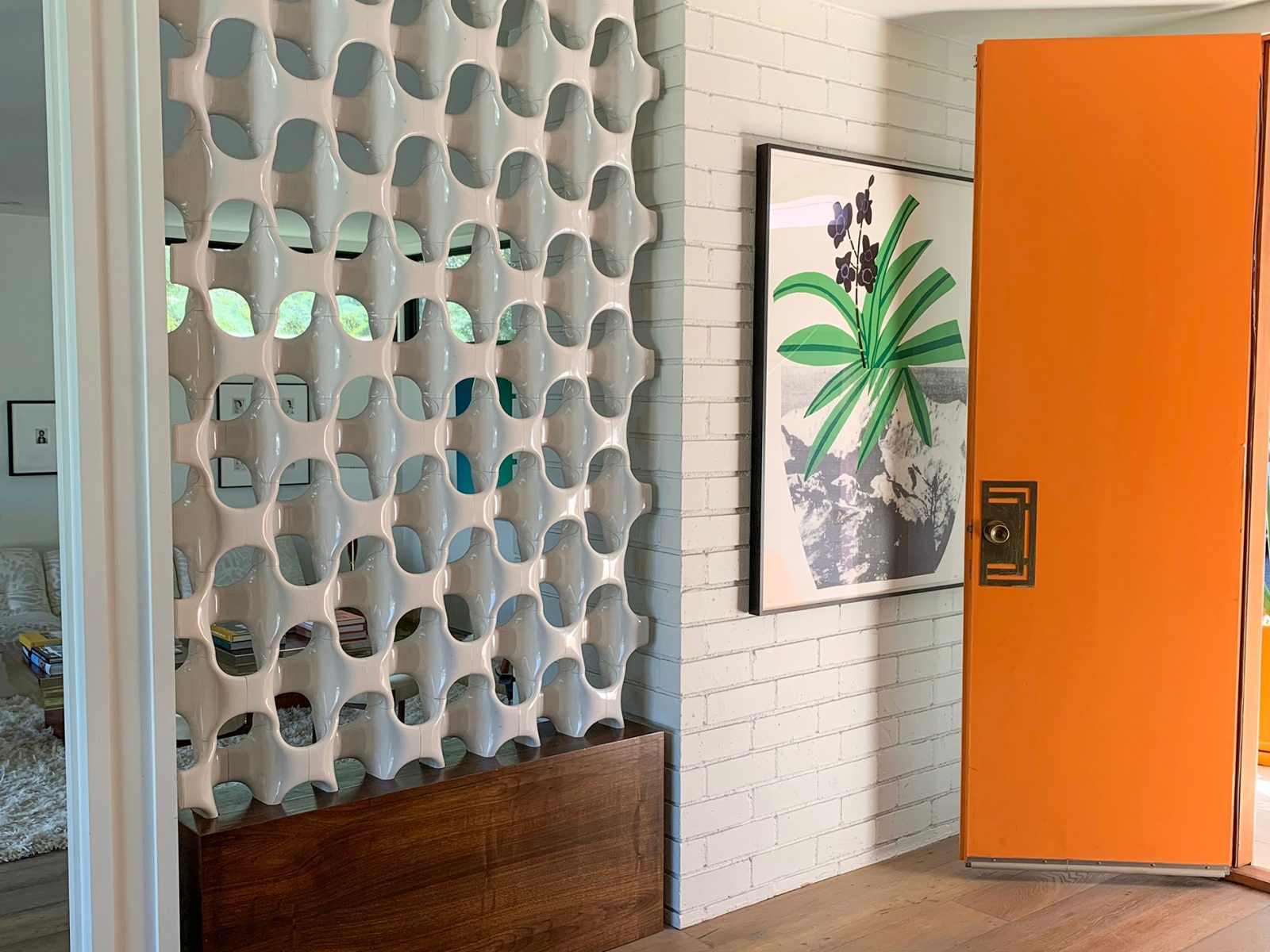 Crystal Clear: Discover the History of Lucite + Plexiglas in Home Décor ...