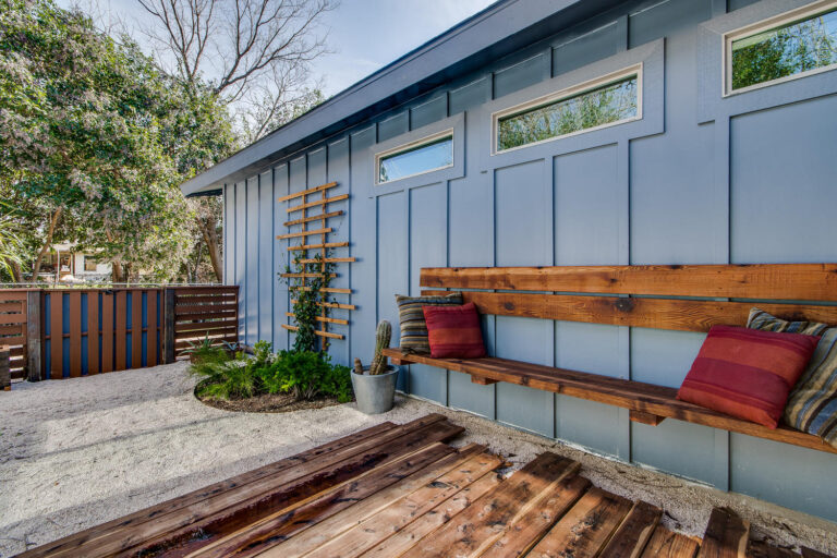 Mid Century Modern living in lively Austin, Texas - Atomic Ranch
