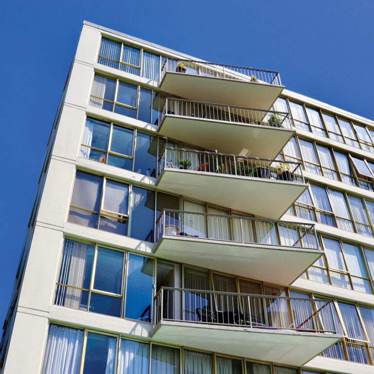 Miami Modernism in West Vancouver - Atomic Ranch