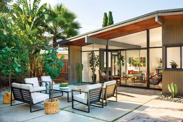 5 Essentials for Creating an Outdoor Conversation Area - Atomic Ranch