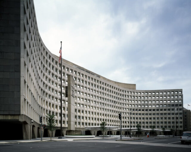 The Robert C. Weaver Federal Building: Letting in the Light - Atomic Ranch