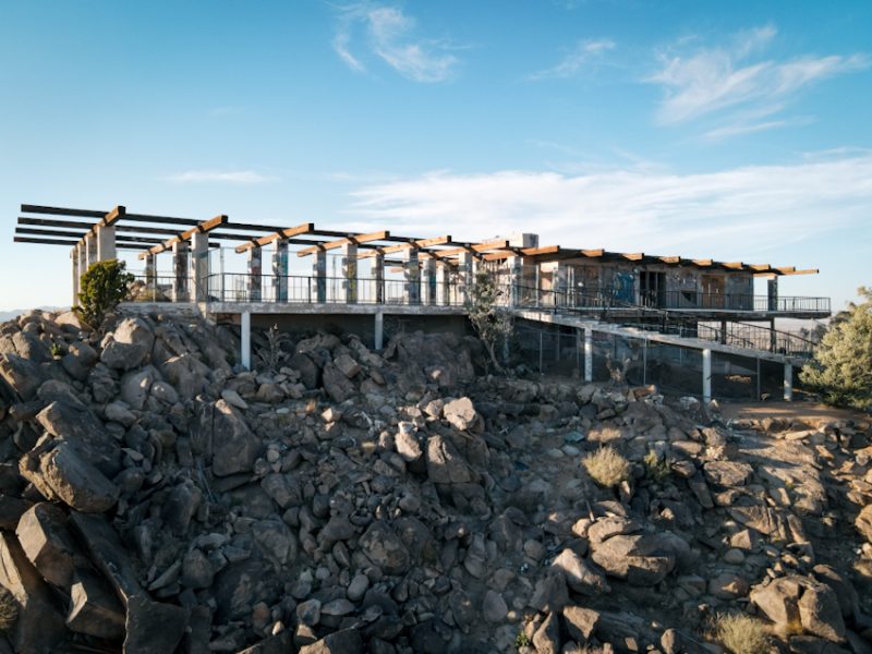 Unexpected Modern in Apple Valley - Atomic Ranch