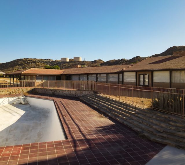 Unexpected Modern in Apple Valley - Atomic Ranch