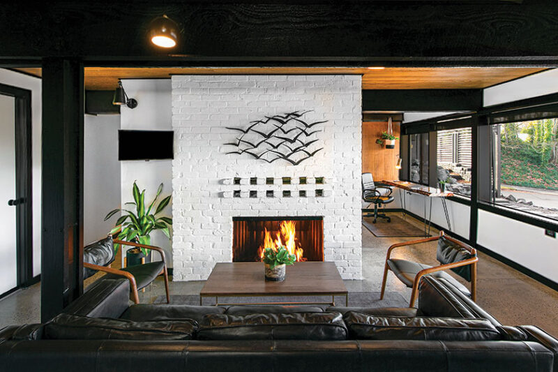 Living Room Ideas: 4 Essentials for a Cozy and Relaxing Space