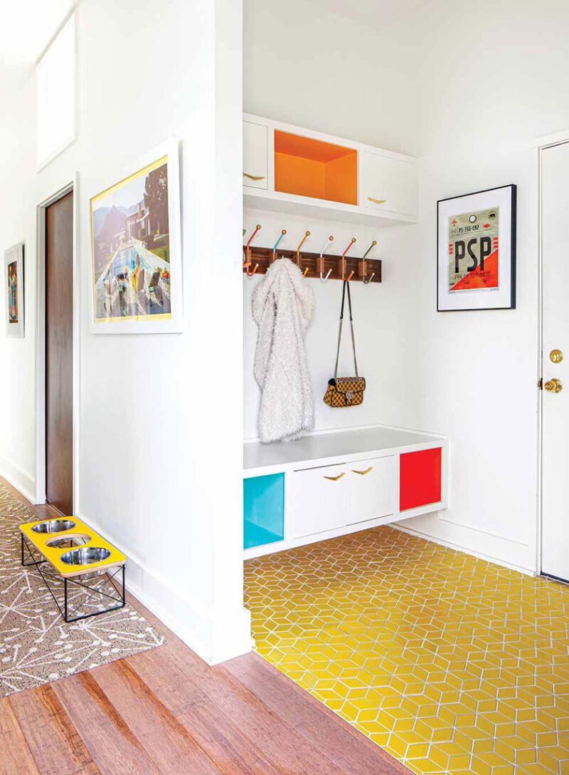 A Spacious and Vibrant Michigan Home - Atomic Ranch