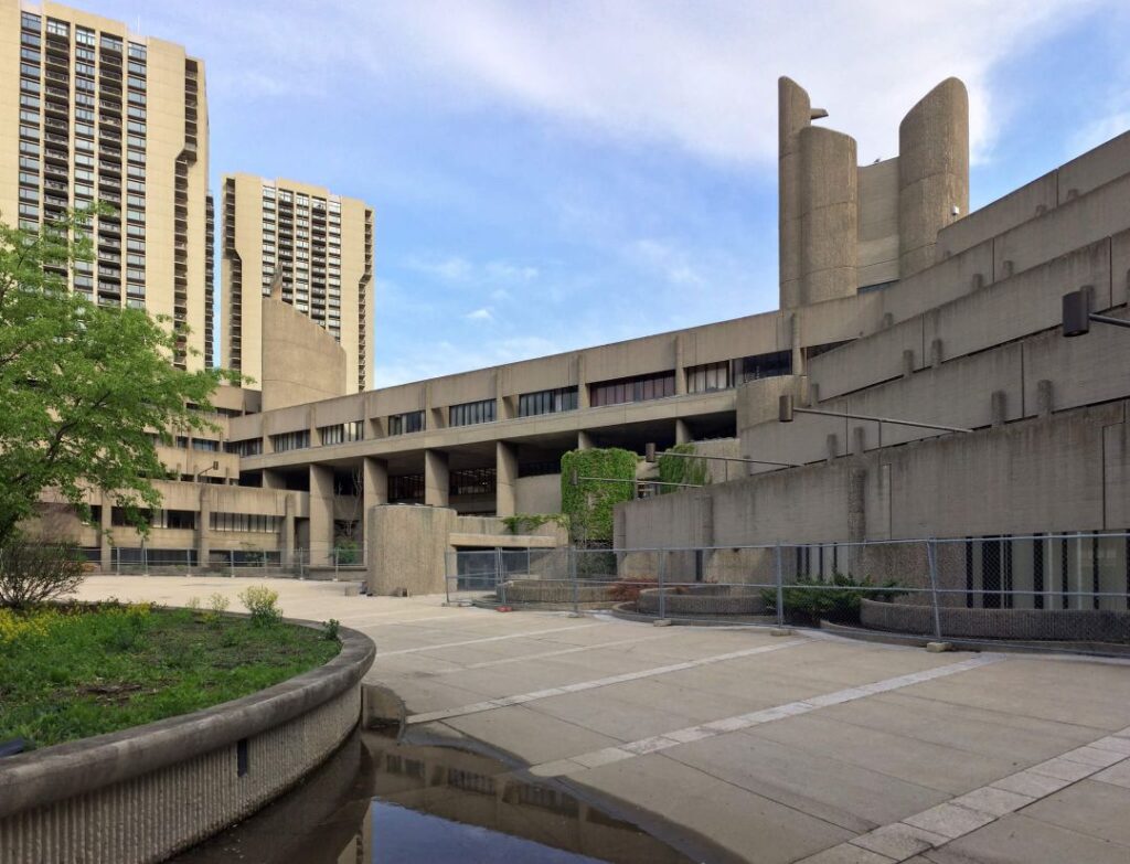 The Boston Government Service Center and the Psychology of Space ...