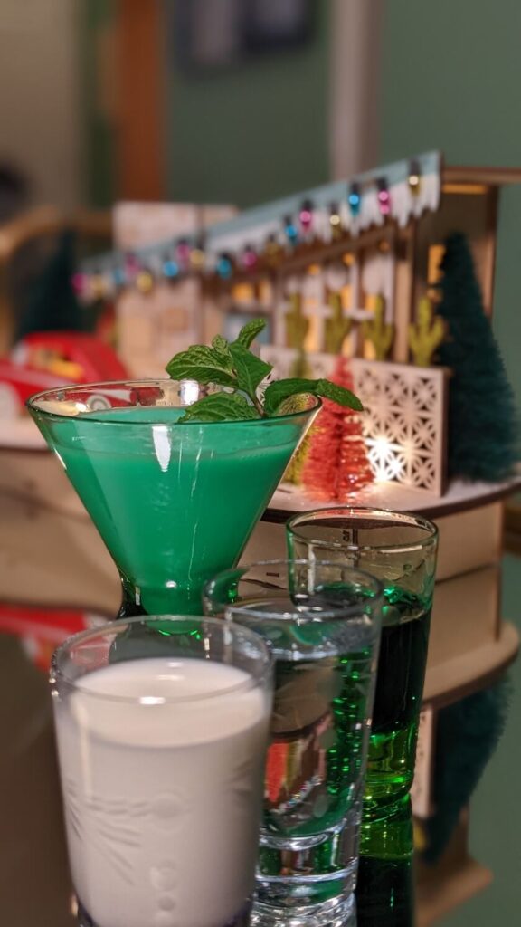 5 Mid Century Modern Cocktail Recipes for the Holidays - Atomic Ranch