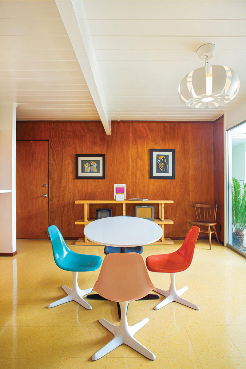 An Eichler Home Blended, Balanced and Bold - Atomic Ranch