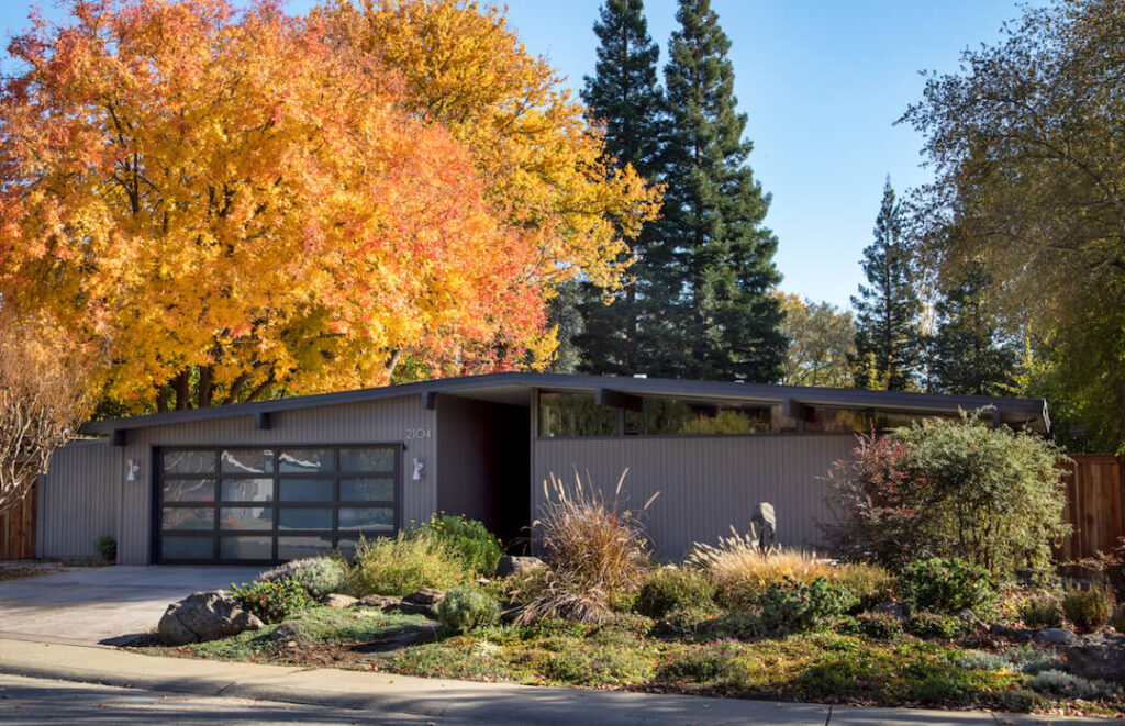Increase the curb appeal of your Mid Century Modern home - Atomic Ranch