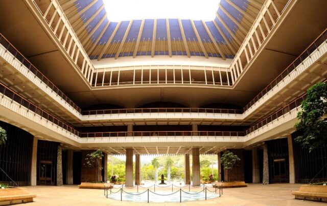 The Hawaii State Capitol Building: An Architectural Ode to the Islands ...
