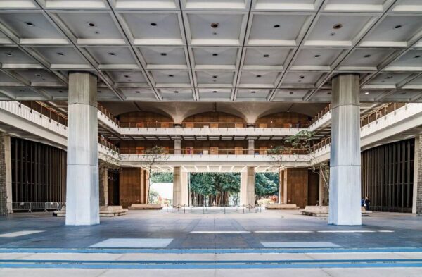 The Hawaii State Capitol Building: An Architectural Ode to the Islands ...