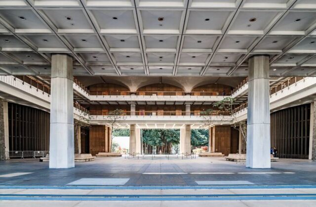 The Hawaii State Capitol Building: An Architectural Ode to the Islands ...