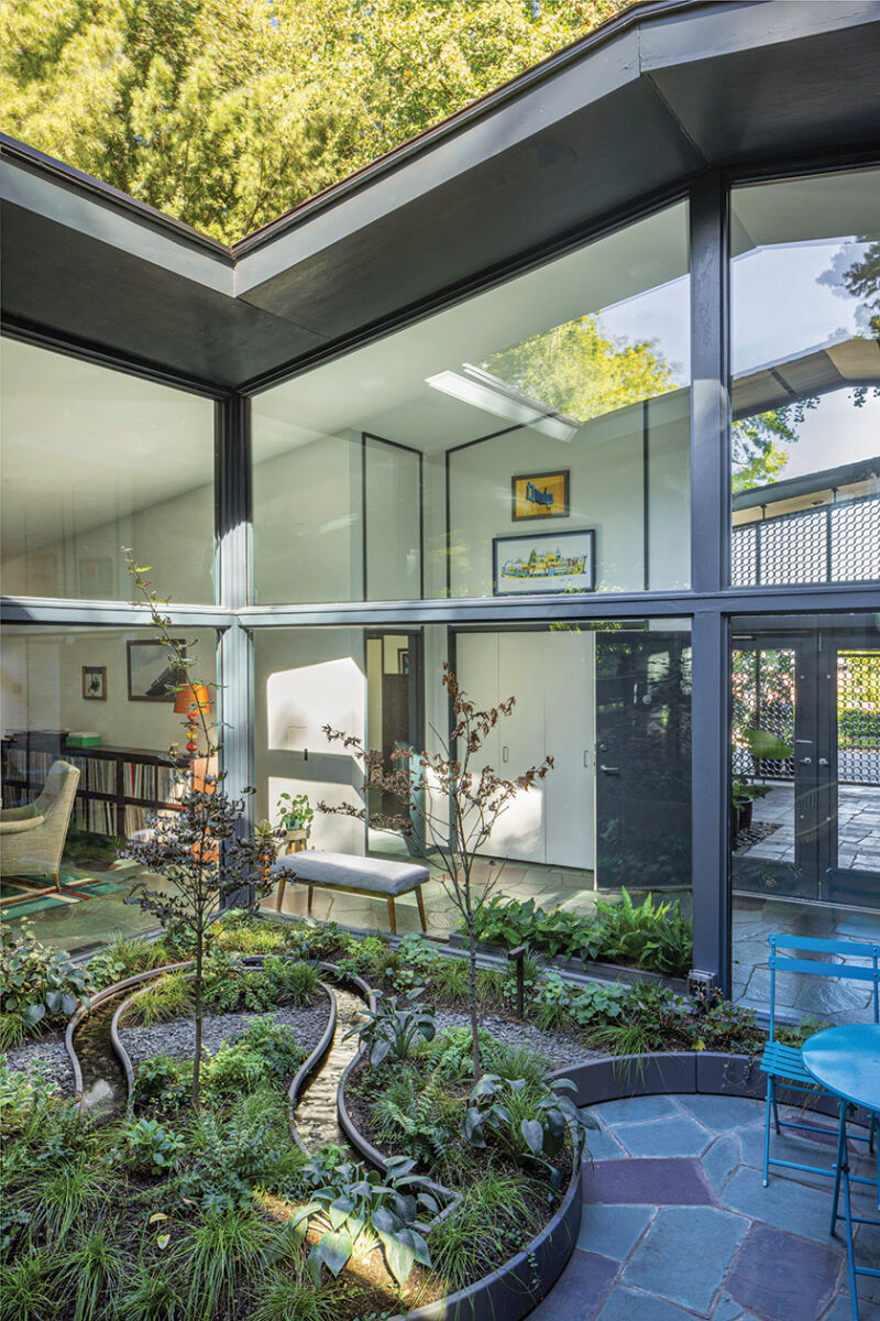 A 1962 MCM Dream Home in Omaha - Atomic Ranch