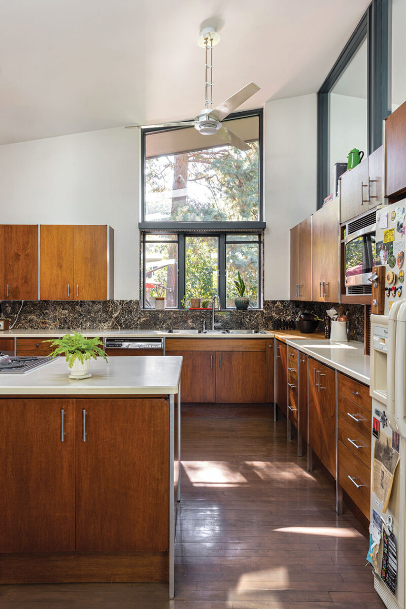 A 1962 MCM Dream Home in Omaha - Atomic Ranch