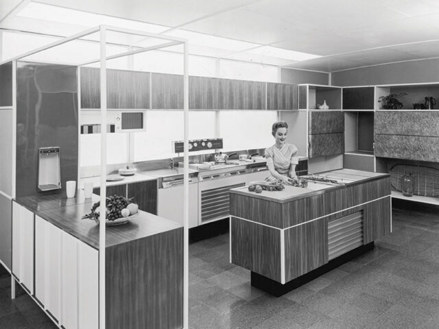 Streamline Moderne: The Whimsical Precursor to Mid Century Modern ...