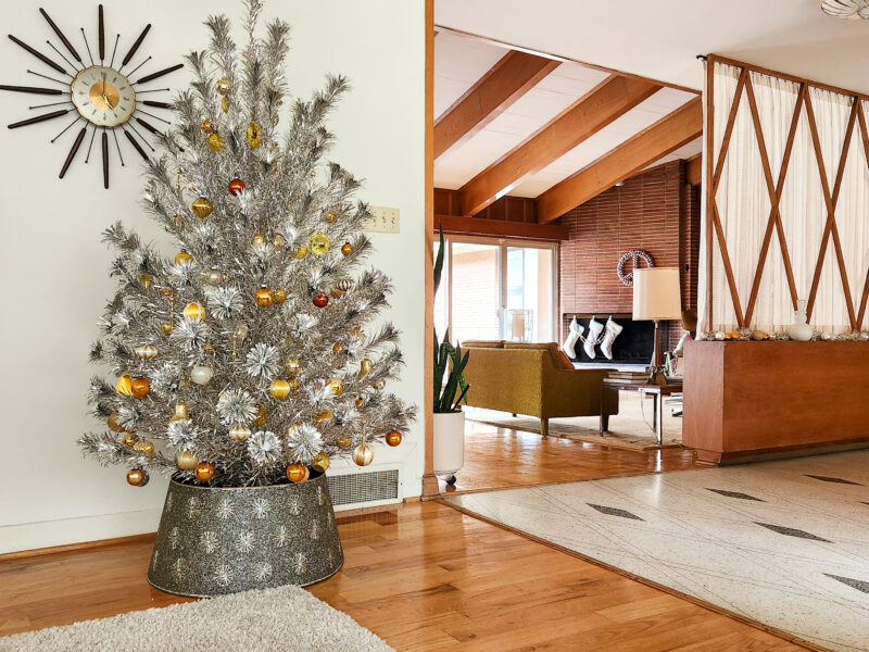 8 Inspiring MCM Living Rooms from Around the Web - Atomic Ranch