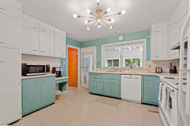 This Atomic Era AirBnb Recreates a Cult-Classic Film - Atomic Ranch
