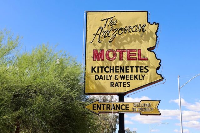 Tucson: A Modernism Oasis - Atomic Ranch