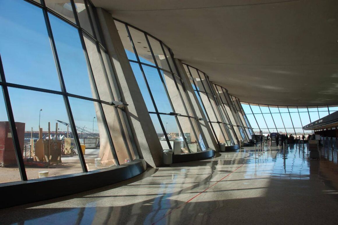 The Weighty Lightness of Dulles International - Atomic Ranch