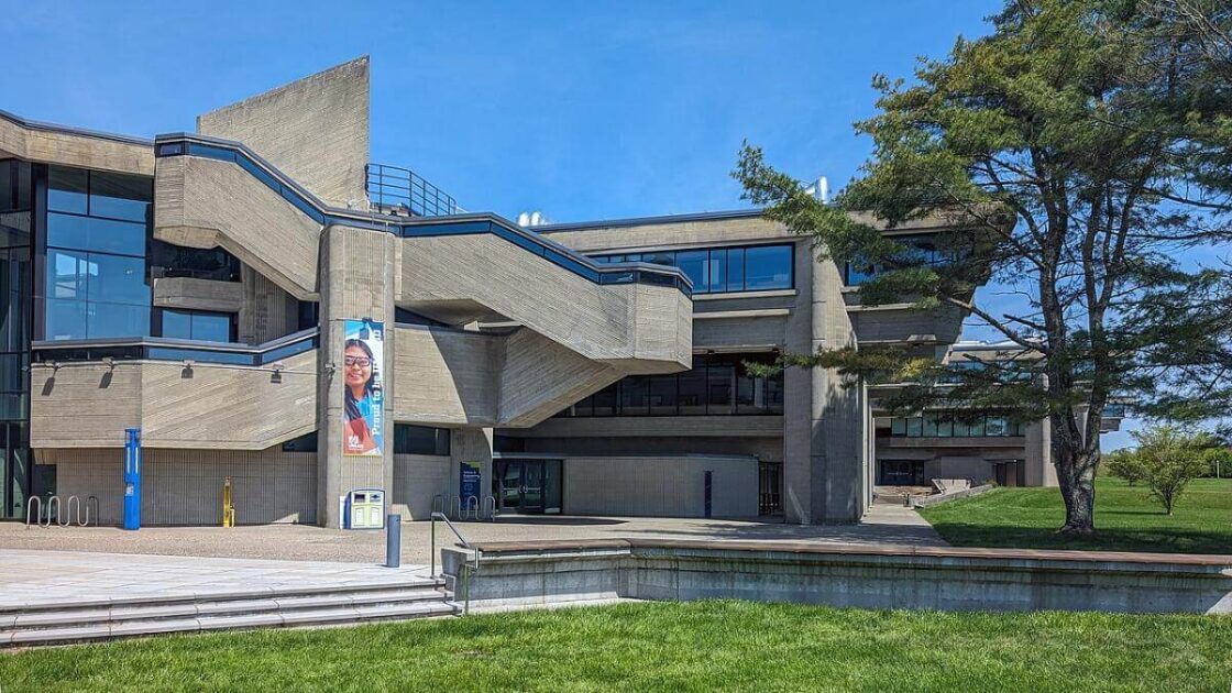 Paul Rudolph’s UMass Dartmouth: A Unified Core for Learning - Atomic Ranch