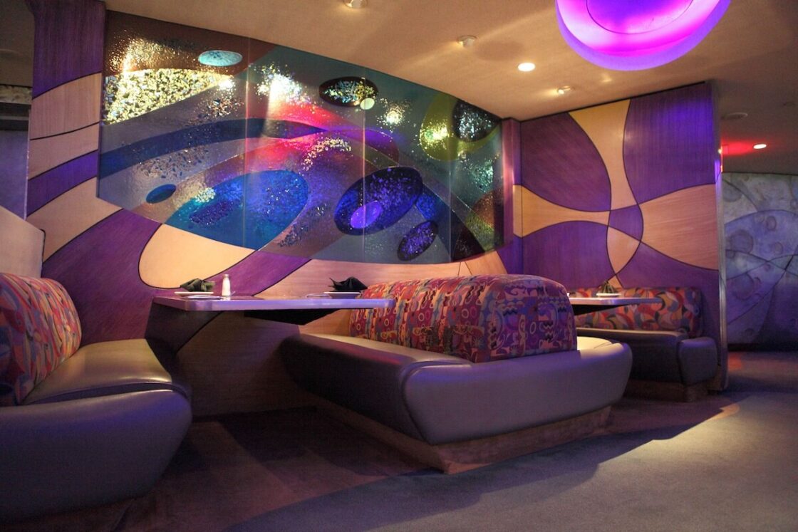 The History of the LAX Theme Building - Atomic Ranch