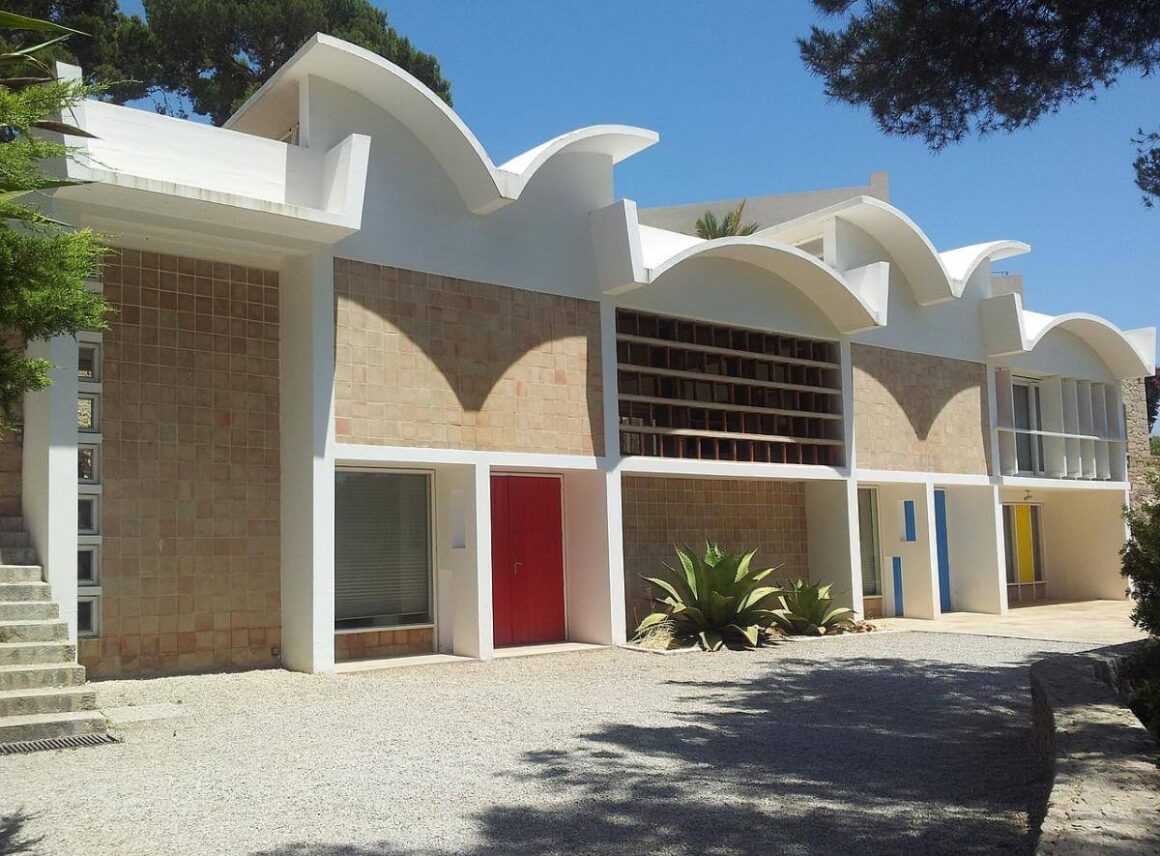 Josep Lluís Sert: Architecture as Sculpture - Atomic Ranch
